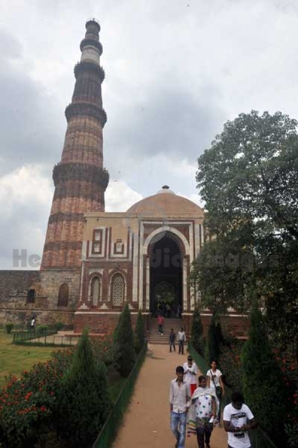 Photos of Qutb Complex 35226 | Images of Qutb Complex 35226 | Qutb ...